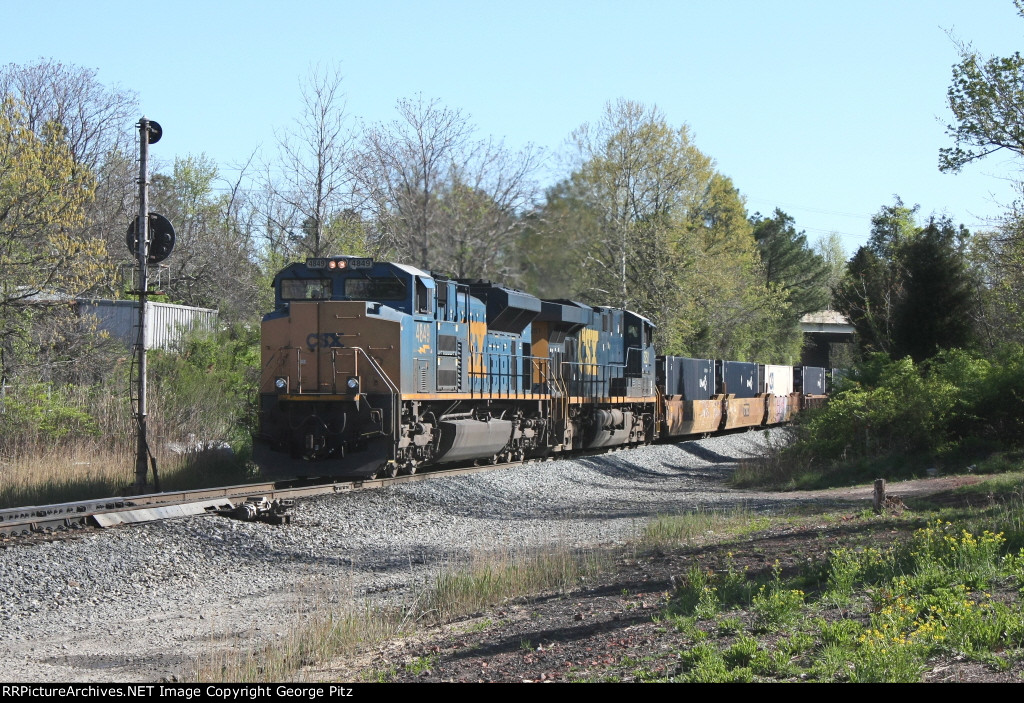 CSX 4849 and train Q741